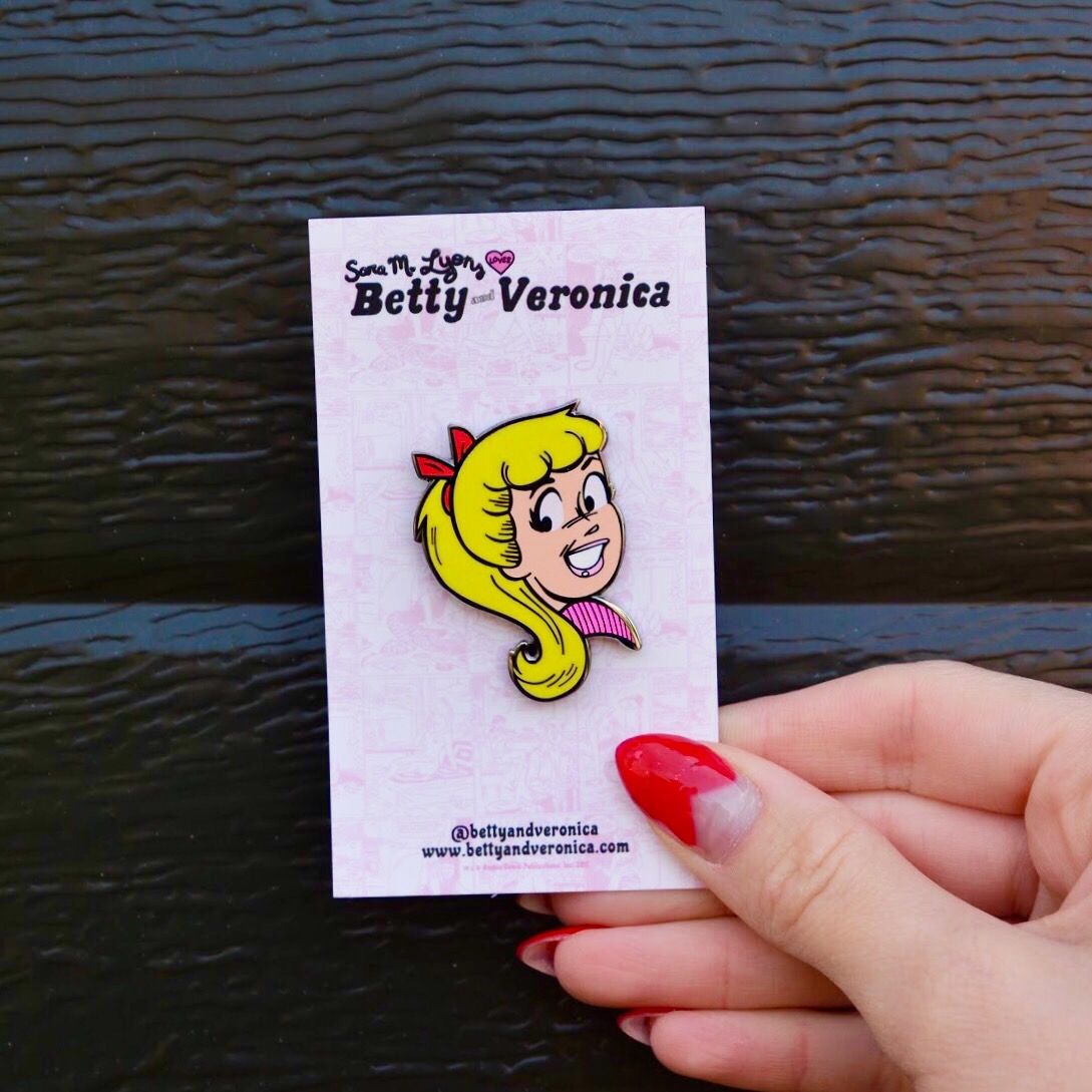Enamel pins│Betty & Veronica – Miss Hero Holliday